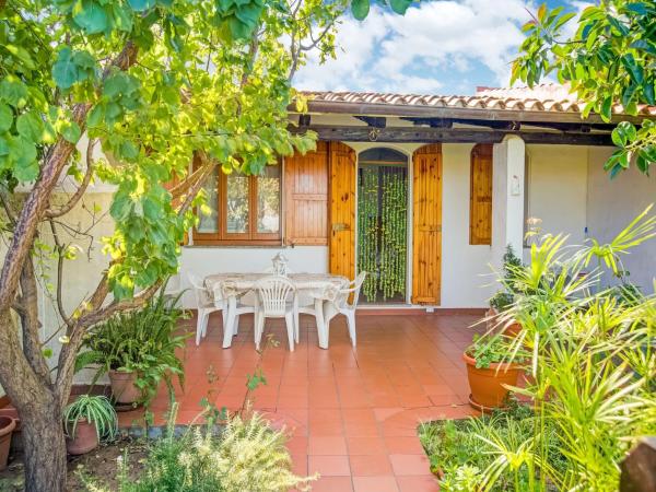 Cozy Sardinian Villa With Garden - Valledoria