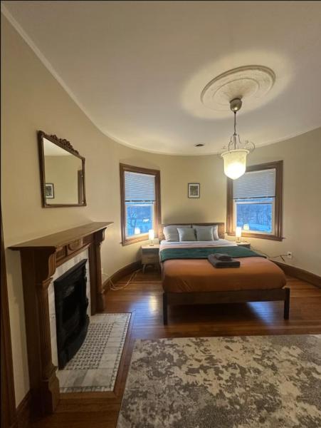 -43- Elegant Spacious Room In A House - 20 Min Drive To Downtown & 10 Min Walk To Commuter Rail At Newton Boston - Dedham, MA