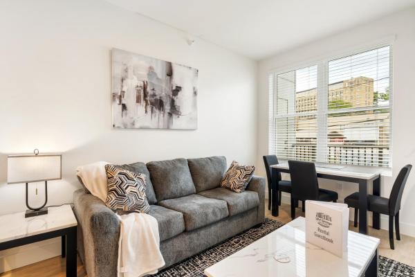 Stylish Suite 206 By Downtown & Convention Center! - 溫泉城