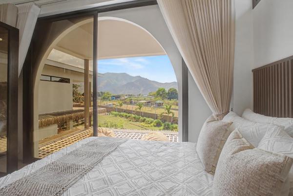 The Peaks At San Antonio - San Narciso