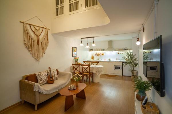 Spacious And Quiet Apartment 2 Bedrooms Just 1 Minutes To Hanoi Centre - Hanoi