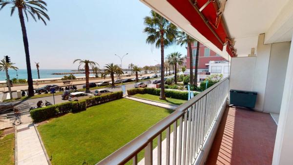 9m - Grand Studio Climatisé Entièrement Rénové Face à La Mer Avec Terrasse - Menton