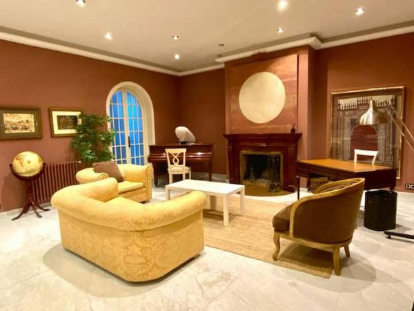 Central Townhouse Barcelona - Barcelona