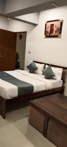 Hotel Royal Park - Gandhinagar