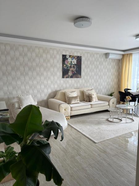 White Home Luxury-free Private Garage - Nyiregyhaza