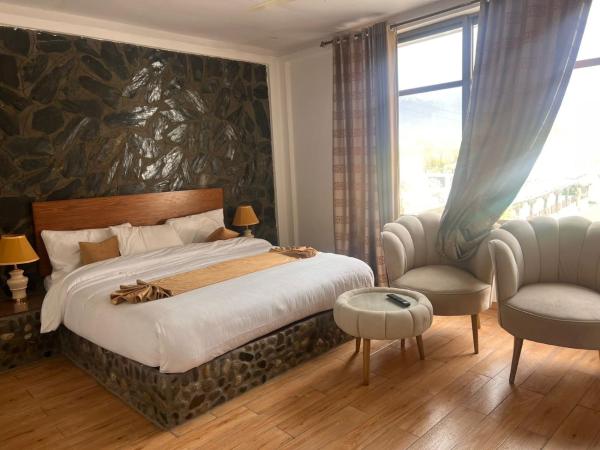 Brand New Entire House Near Airport - カラチ