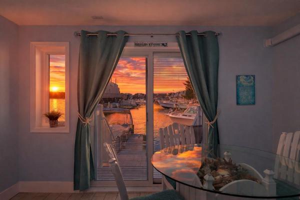 Beautiful Bayfront Retreat Near Jolly Roger, Sunset Views - Ocean City, MD