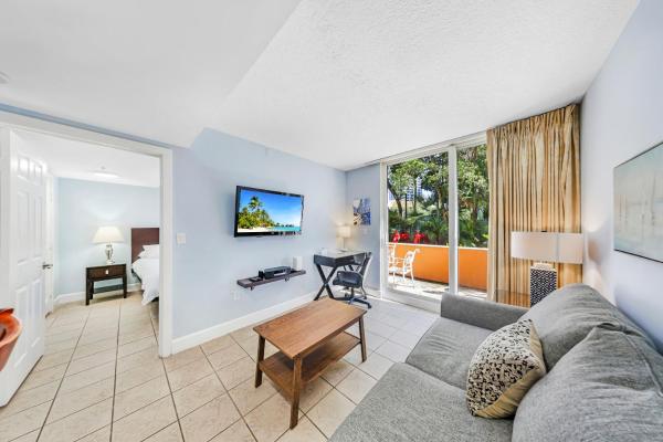 One Bedroom Mutiny Apartment With Large Patio And Free Parking - Miami, FL