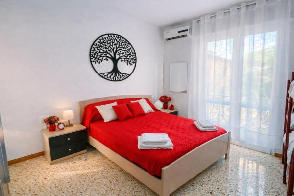 Appartamento Rosso - Over The Rainbow Apartments Lido Di Jesolo A 200m Dalla Spiaggia Posto Auto Aria Condizionata E Terrazza - Jesolo