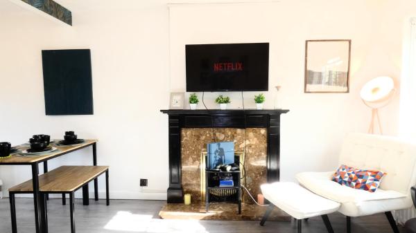 2bdr 3tvs Netflix Free Parking Near Mcr Ao Arena - Manchester