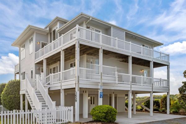 Soundside Solace 5br W Elevator Dock Views - Surf City, NC