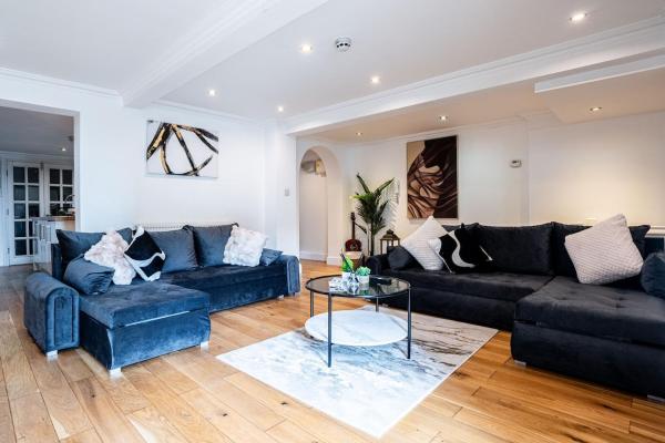 Spacious Leeds City Apt Sleeps 8 With Free Parking - Leeds Arts University