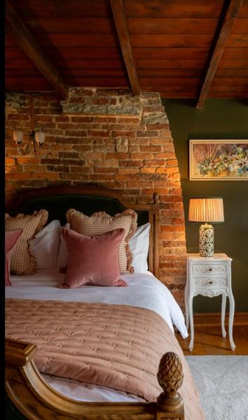 Historic, Hidden, Cosy, Log Burner, 10mins Walk To Holmfirth - University of Huddersfield Queensgate Campus
