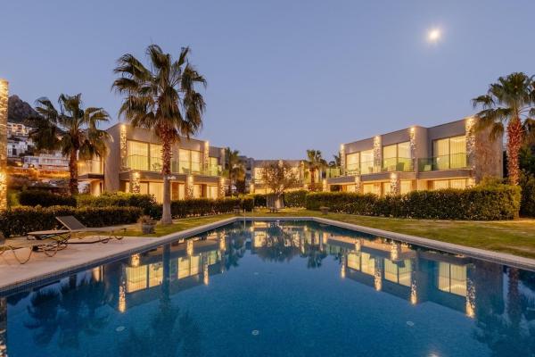 Spacious 4br Villa Wit Pool Access In Yalıkavak - Yalıkavak