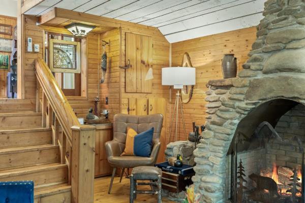 Magical Cabin Near Main St Waterfalls Hikes - Highlands, NC