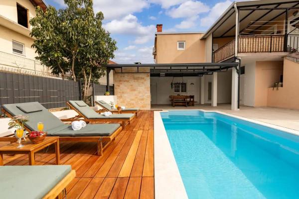 Apartman Relax S Bazenom I Vanjskim Kominom - Zadar - Sukošan