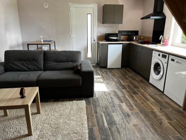 Fully Equipped, Independent Apartment - Le Parc des Félins - Lumigny