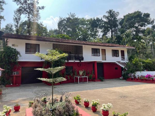 Shree Raksha Homestay - コダグ