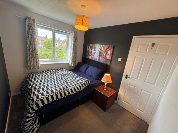 Cozy Private Room With Shared Amenities - Warrington