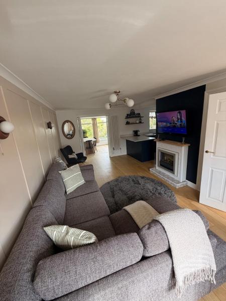 Rock House 4 Bed 3 Bedroom Sky Oundle Peterborough - Elton Hall and Gardens