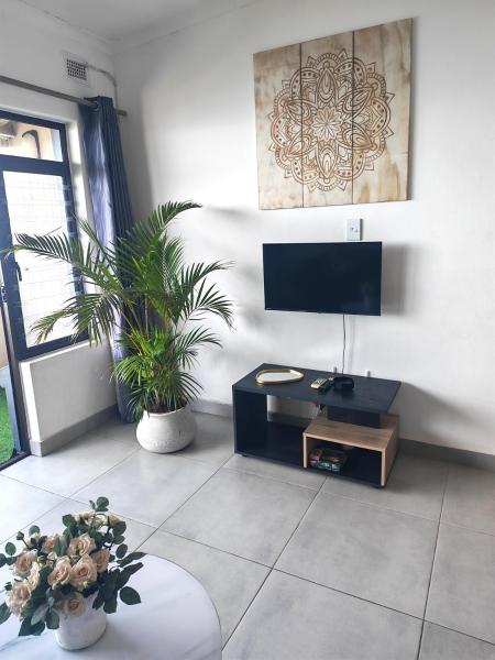 Aloe Shores- Sea View, Sun Rises- Couples - eMdloti