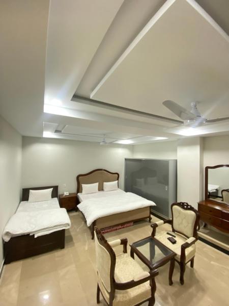 Lark Hotel - Islamabad