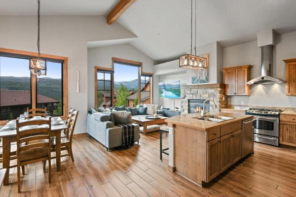 Downtown Wp Villa 745 I Private Hot Tub I Great Views I Activity Program - Winter Park, CO
