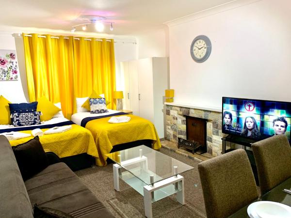 2bedrooms Flat With Reception, Kitchen, Smart Tv, Wifi, Near Excel London, O2, Canary Wharf - Barking