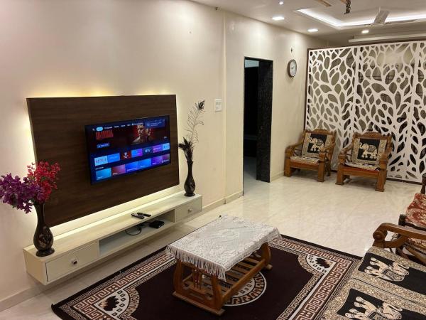 Shrishailya Bungalow, 2bhk With Ac Rooms, Free Suv Parking - 콜라푸르