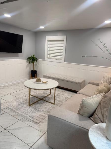 Cozy 2br Stay 15 Min To Downtown Chicago - Cicero, IL