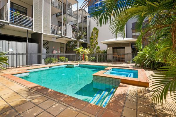 Peaceful 1-bed Apartment Near Brisbane's Heart - Ascot
