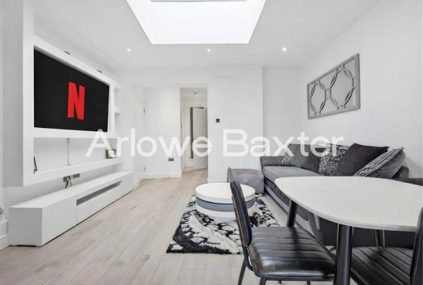 Bright 4br Home In Dagenham - Brentwood