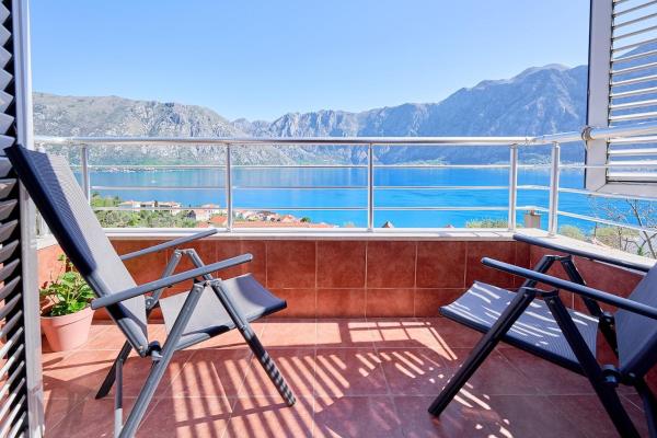 Modern 2br Flat - 5 Minutes From The Beach - Kotor