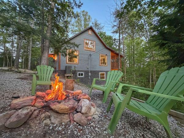 Red Route One - Mega Lux Cabin - Hot Tub - Pool Table - Central Location - Kentucky