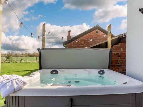 2 Bed In Ormskirk Oc-90263 - Southport