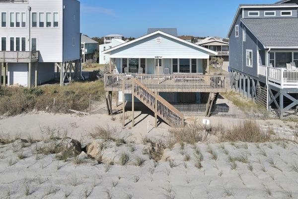 Admirals Quarters By Oak Island Accommodations - Oak Island, NC