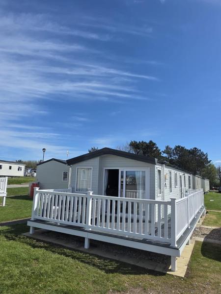 Your Blue Dolphin Escape By Mike & Katie - 8 Berth Caravan - Blue Dolphin - Filey - Yorkshire