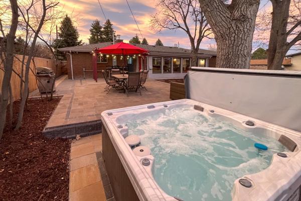 Hot Tub, Pool Table And Patio Entire Home In Arvada - Golden, CO