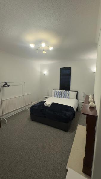 Cozy Retreat Room, Sheared House - Bristol