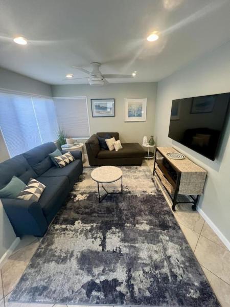 Renovated Duplex Seconds To Beach, Bay, Ocean - San Diego, CA
