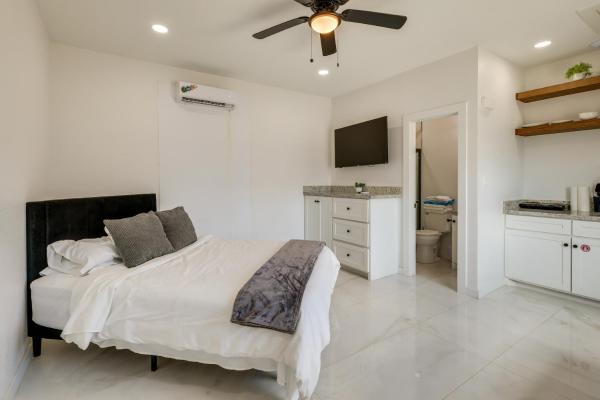 Surf, Swim, Stay! South Padre Studio Near Beach - South Padre Island