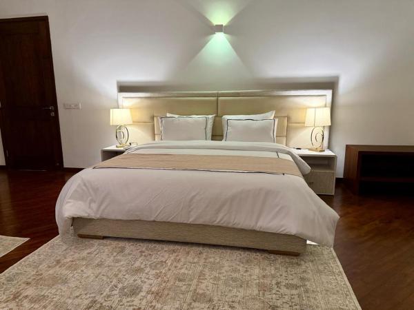 Penthouse 5 - Karachi