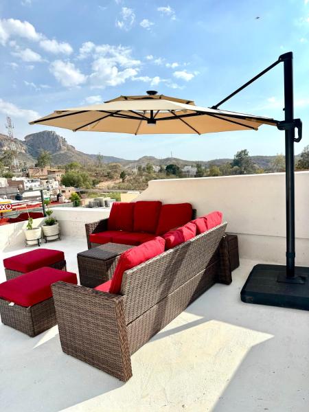 Vivencia Gto 4br Rooftop W Private Garage 15m Dtwn - Guanajuato