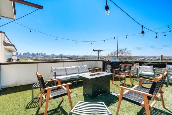 Downtown Views With Rooftop Golf Grill And Firepit Only 8min To Broadway - Nashville, TN