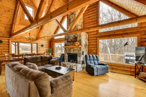 Group Fun On Tittabawassee River! Large Log Cabin - Gladwin, MI