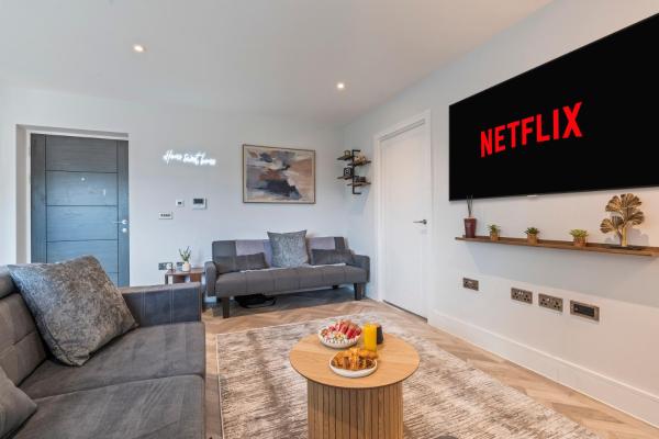 London 1br Flat Sleeps 5 Comfortably Pool Table Near Tube - Edgware