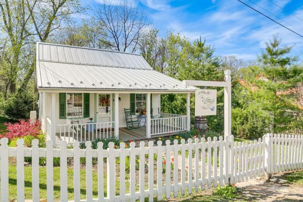 Walk To Wineries: Charming Retreat In Augusta! - Hickory Lake, Augusta