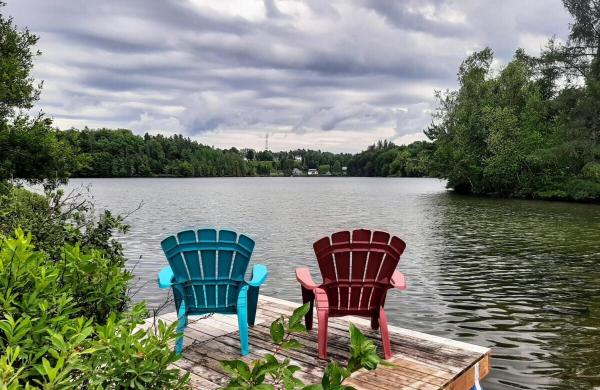 Chalet Nature Et Famille Avec Accès Privé Au Lac à 2 Minutes Du Village Valcartier - Quebec City
