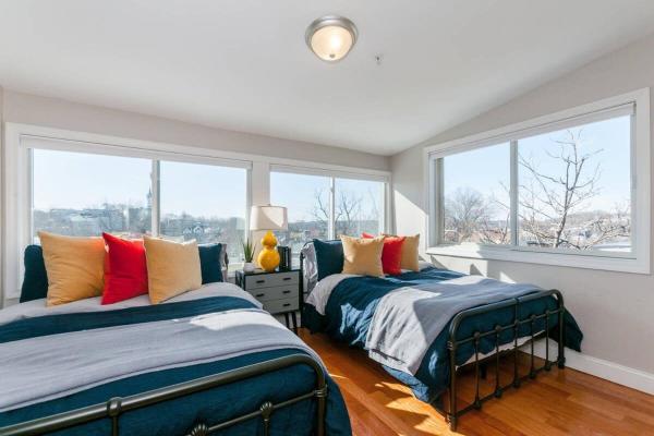 Boston Apartment Near T - Quincy, MA
