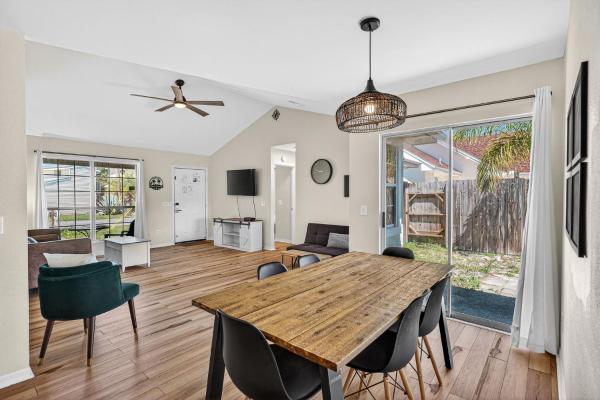 Charming Coastal Retreat Near The Beach - Panama City, FL